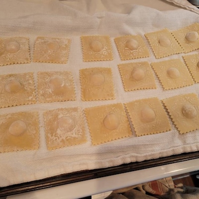 Raviolo Gourmet 7cm Mod. FLOWER Beech Mold for Pasta Fresca. Size 8x8 ...