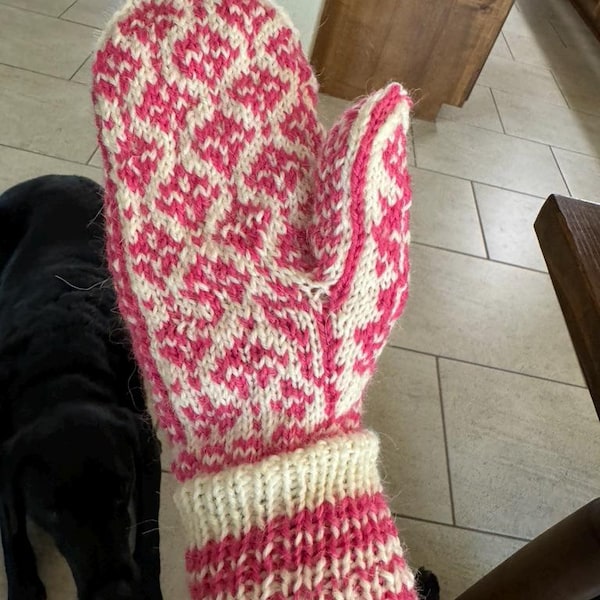 KNITTING PATTERN *the Black Cauldron Mittens* Mittenpattern for ...