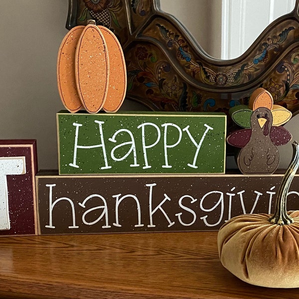 HAPPY THANKSGIVING BLOCKS With Pumpkin and Turkey Blocks for Table ...