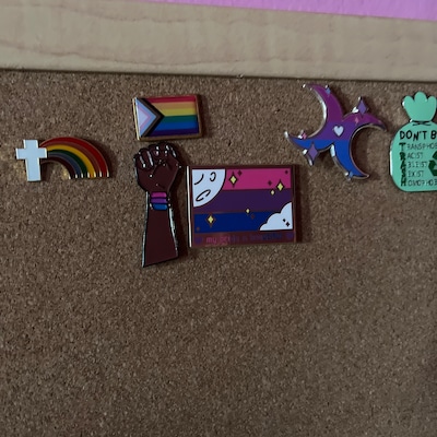 Pride Enamel Pins achillean, Sapphic, Bi, Trans, Nb, Ace, Aro, Aro-ace ...