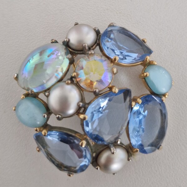 Trifari Brooch Classic - Etsy