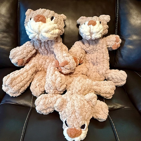 MAMA & MINI Arlo Otter / Full Video Tutorial / Hand Knit Otter Snuggler ...