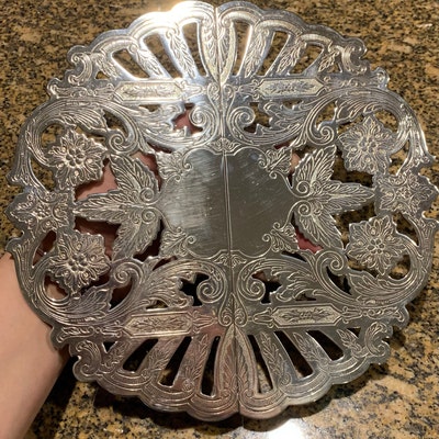 Very Large Metal Serving Tray. Cream Color With Wide Leaf ivy or Grape ...
