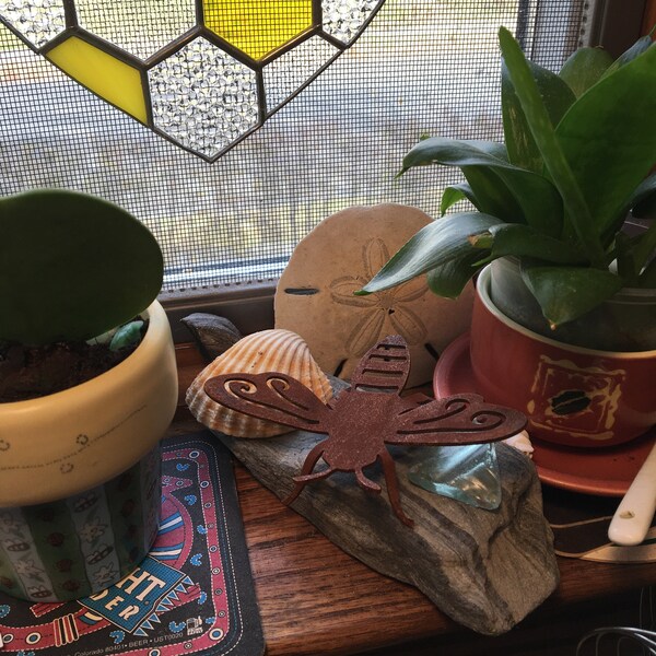 Rusty Metal Honey Bee- Rusty Insect - Pagan Garden Gift - Rusty Bee ...