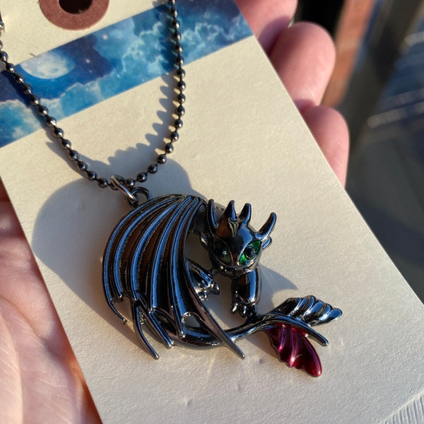How to Train Your Dragon - Toothless Pendant Necklace - Unisex - 2 ...