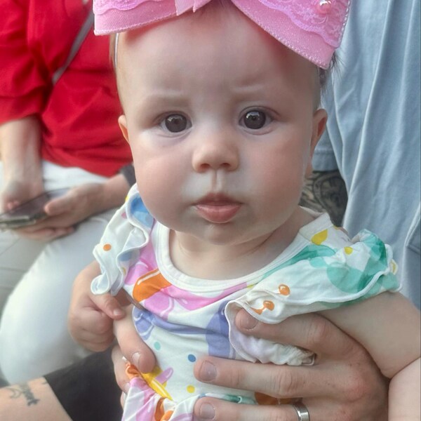 Red Rose Bow...red Roses Bow....red and White Bow...red Roses....roses ...