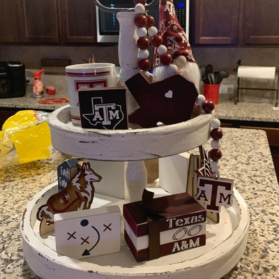 NFL FOOTBALL GNOMES, Tiered Tray, Home Team Mantle Decor, Football Fan ...