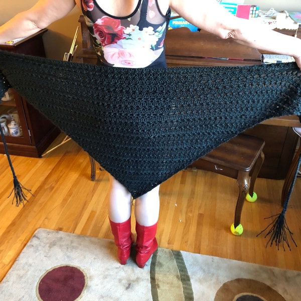 CROCHET PATTERN + VIDEO - Vintage Tulip Shawl - Bottom-up Triangle ...