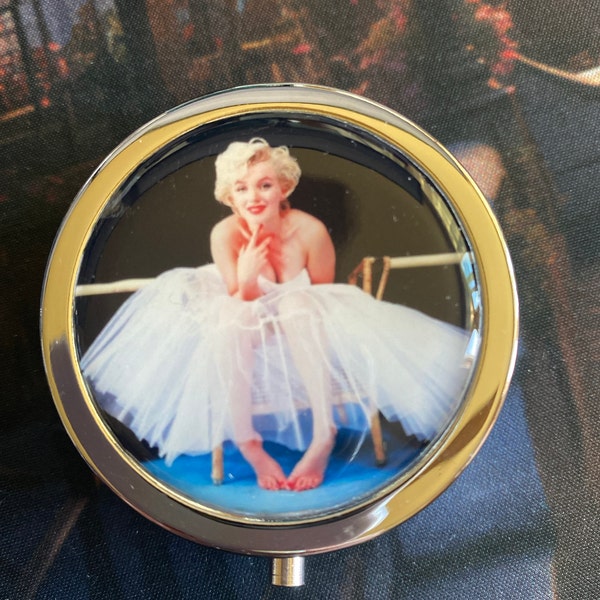 Gone With the Wind Scrabble Charm Necklace - Etsy