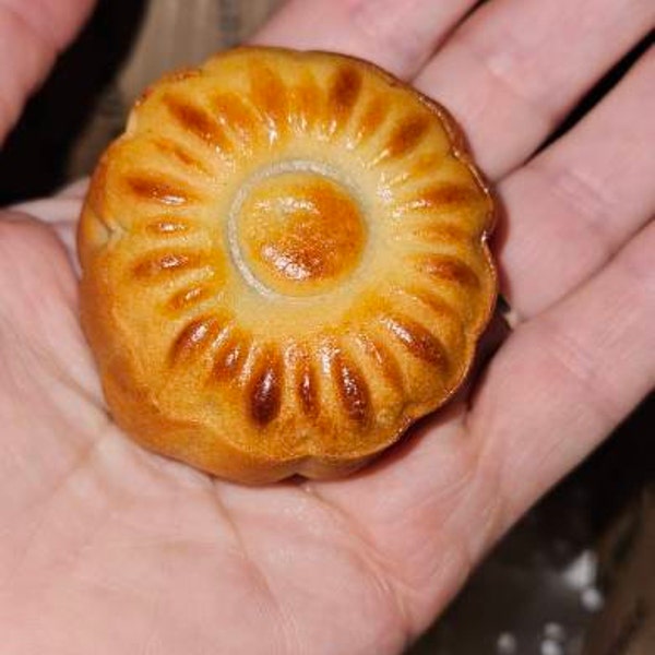 Fresh Made Rum Soaked Raisins Japanese Hokkaido Milk Toast Loaf Bread ...