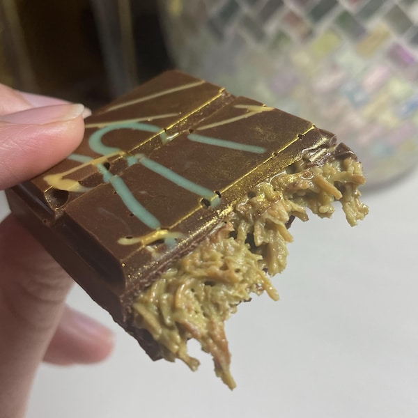 Dubai Bar- Pistachio Knafeh Chocolate Bars - Etsy