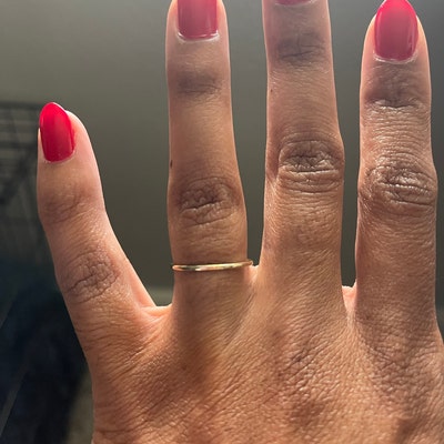 14k Solid Gold 1mm Thin Wedding Band / Minimalist Wedding Ring - Etsy