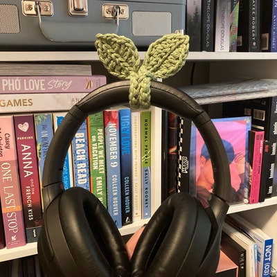 Crochet Sprout Leaf Headphones Accessory / Bookmark Plant - Etsy