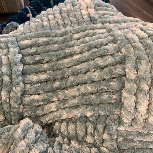 Crochet Easy Beginner Cable Blanket Tutorial With Written Pattern ...