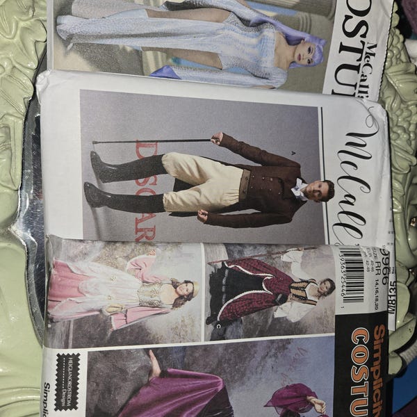 Simplicity 7950, Clergy Vestments and Altar Cloths Including Chasuble ...