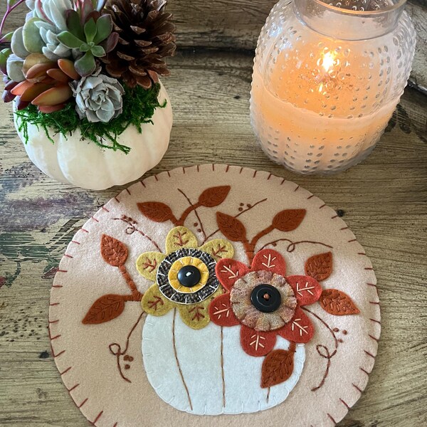 Primitive Stitchery Wool Flower Pot Basket Penny Rug ~ Bittersweet ...