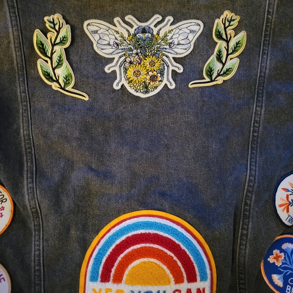 Floral Bee Embroidered Patch - Bee Patches - Bee Embroidery Designs ...