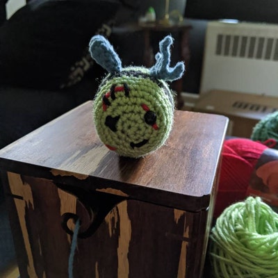Crochet Pattern: George the Zom-bee - Etsy