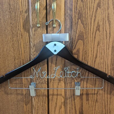 Mr and Mrs Hanger With Date Groom and Bride Hanger, Gift for the Couple ...
