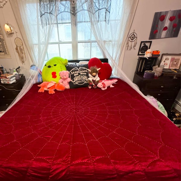 Burgundy Velvet Spider Quilt: Handmade Cotton Bedding Set Blankets ...