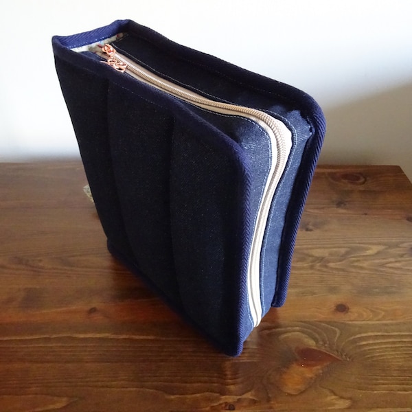 Printed Cotton Fabric, Sundance Clamshell in Aqua Cotton Fabric Riley ...