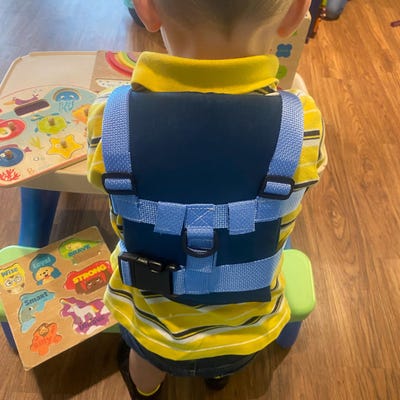 Child Safety Harness With Adjustable Leash, Back Buckles, Paw Print ...