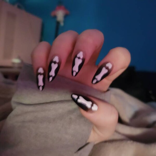 Fourth Wing Original Press on Nails, Dragon Press on Nails - Etsy