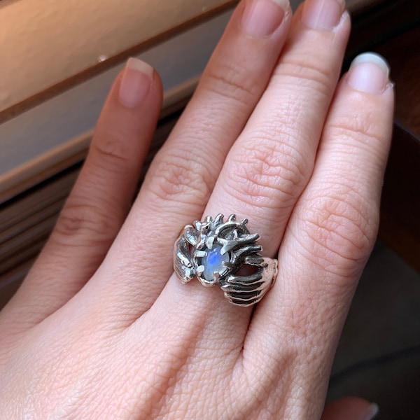 Claddagh Ring -- Traditional Celtic Pledge Ring in Bronze or Silver - Etsy