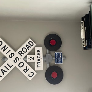 RAILROAD TRAIN CROSSING Signal Sign Kit With Flashing Led Lights Wall ...