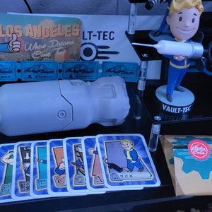 Un-official Handmade Fallout 4 Silver Shroud Calling Cards/business ...