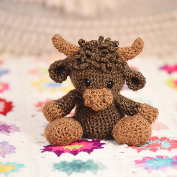 Highland Cow Crochet Pattern With Kilt Pattern - Etsy