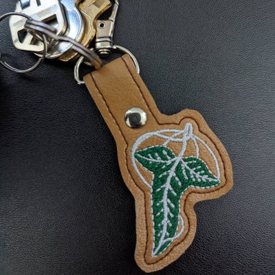Middle Earth Key Fob // Keychain // Bag Tag // Tolkien Leaf Lorien Door ...