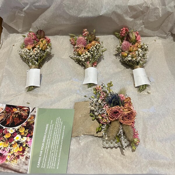 Spring Wreath Making Kit With Dried Flowers. DIY Seasonal Door Wreath ...