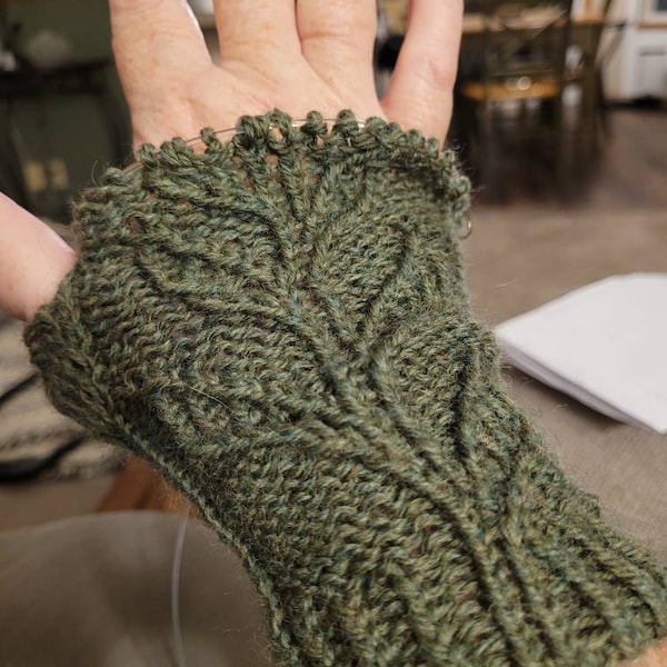 Leafy Capelet Knitting Pattern Trailing Ivy Knitting Pattern PDF ...