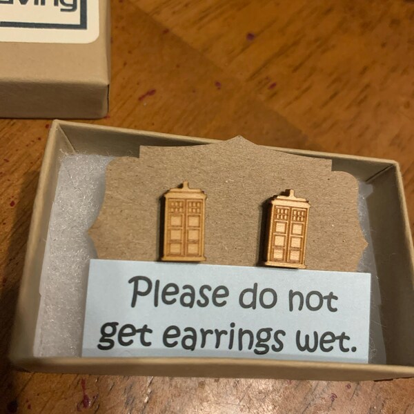 TARDIS Phone Stand - Doctor Who Smart Phone Docking Station - Works for ...