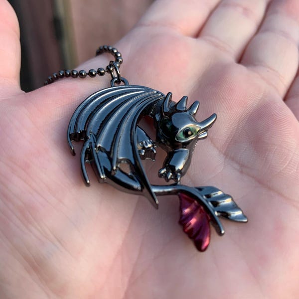 How to Train Your Dragon - Toothless Pendant Necklace - Unisex - 2 ...