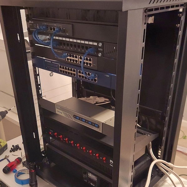 TP-Link ER7206, ER7212PC, ER707-M2, TL-SX105 oder TL-SG108-M2 - 1U Rack ...