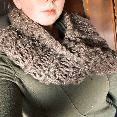 Outlander Inspired KNITTING PATTERN Beginner / 3 Button Scarf Cowl ...
