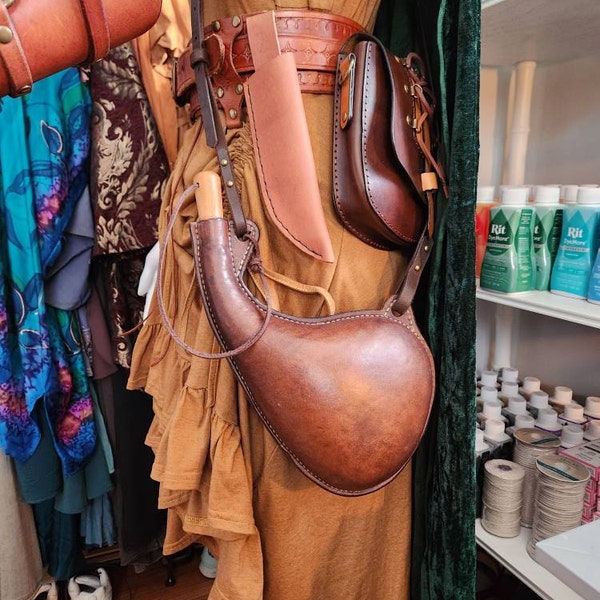 Leather Flask wineskin 0,7 L Personalized , Groomsman Flask, Engraved ...