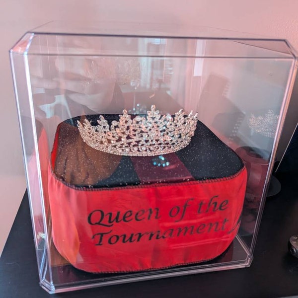 Crown or Tiara Carrying Case With Custom Velvet Cushion - Etsy