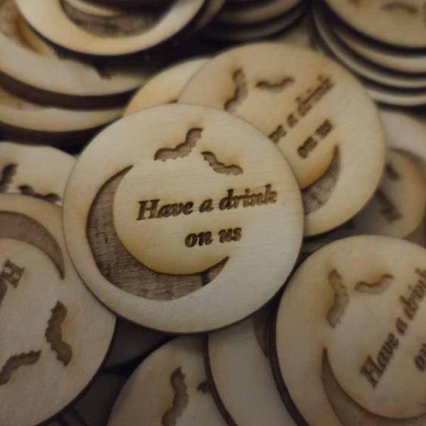 Personalised Oak Thank You Tokens Wedding Favours Circles party ...