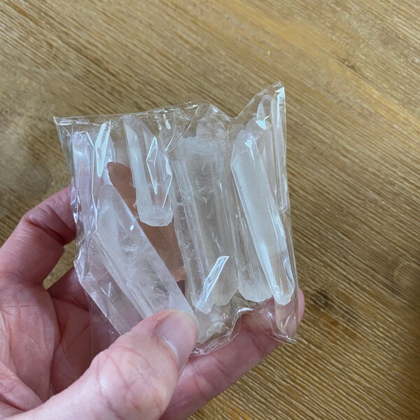 Un-drilled Raw Clear Quartz Crystal Points Rough Bulk Quartz Sticks ...