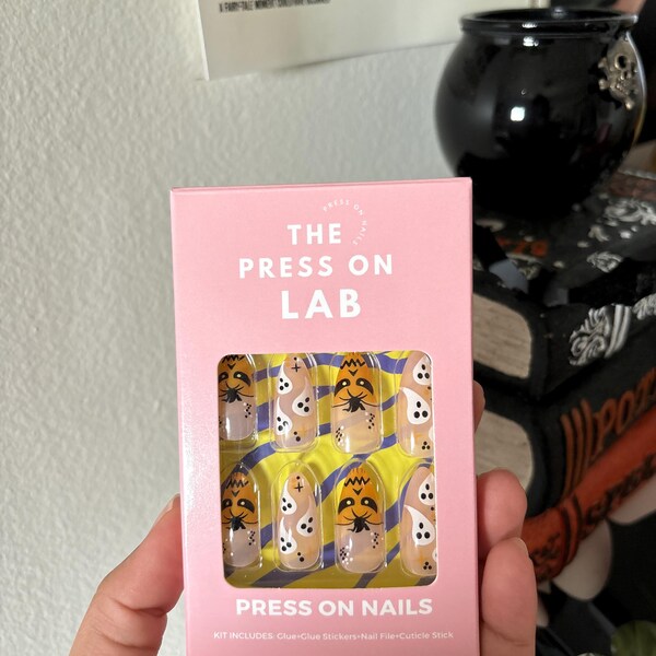 24 Pcs Floral Checkerboard Press-on Nail Set/ Almond Shape - Etsy