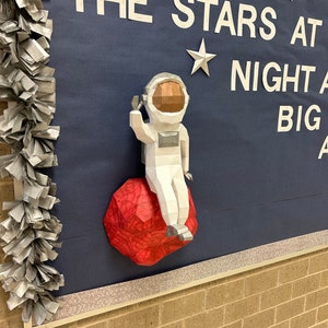 PAPERCRAFT the Little Prince and Fox on the Planet , Papercraft Low ...