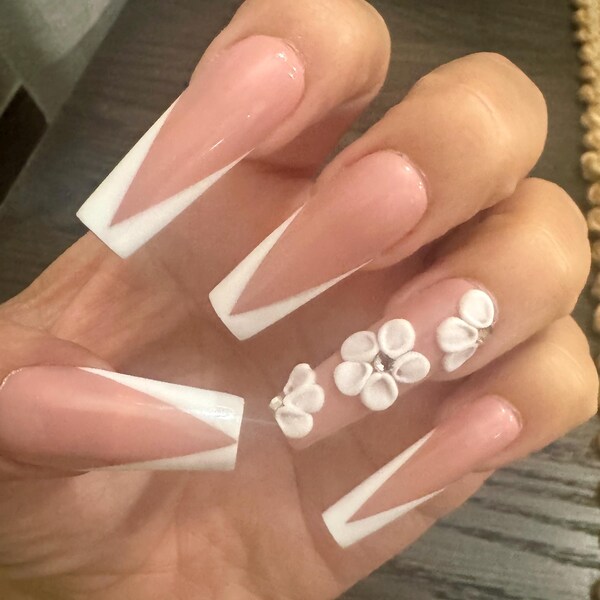 Charmed Beauty Luxury Nails Natural Nails Outline Nails Marble Nails ...
