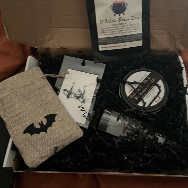 Spooky Mystery Box, Halloween Lovers Gift Set, Fall Season Candle ...