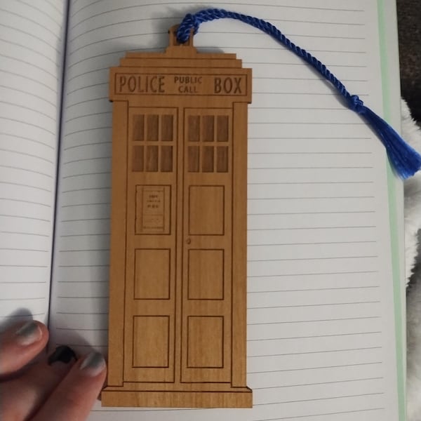 TARDIS Phone Stand - Doctor Who Smart Phone Docking Station - Works for ...