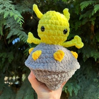 Weebee the Space Invader No Sew Crochet Pattern - Etsy Canada