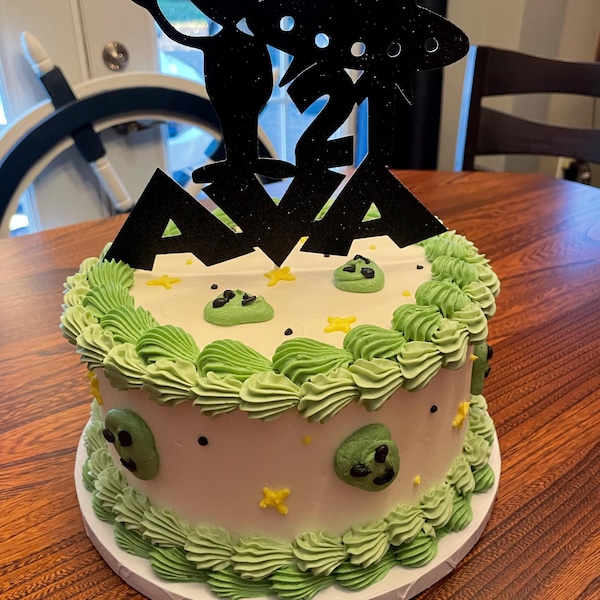 Custom Alien Cake Topper, Alien Themed Party Decorations, Space Party ...