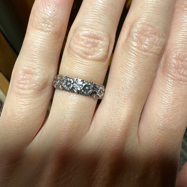 925 Sterling Silver Symmetrical Flower Pattern Band - Etsy
